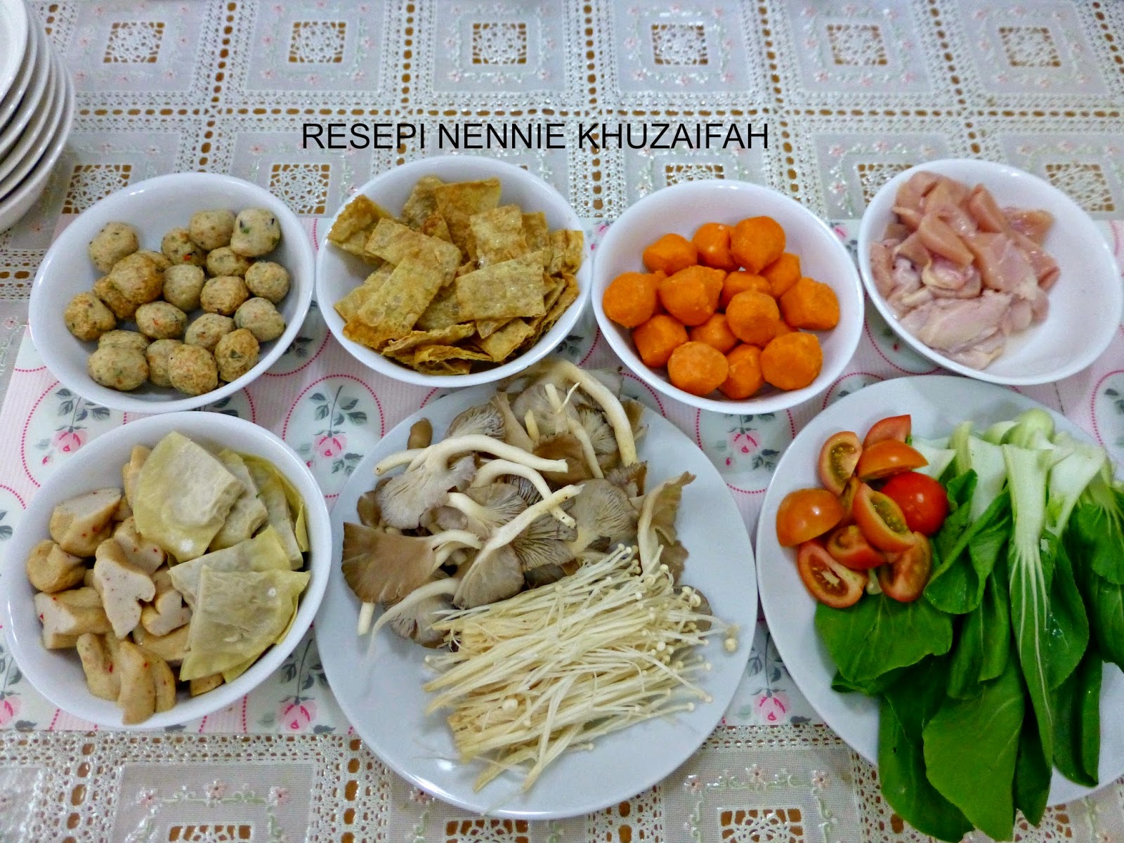 RESEPI NENNIE KHUZAIFAH: Menu sihat : Steam boat