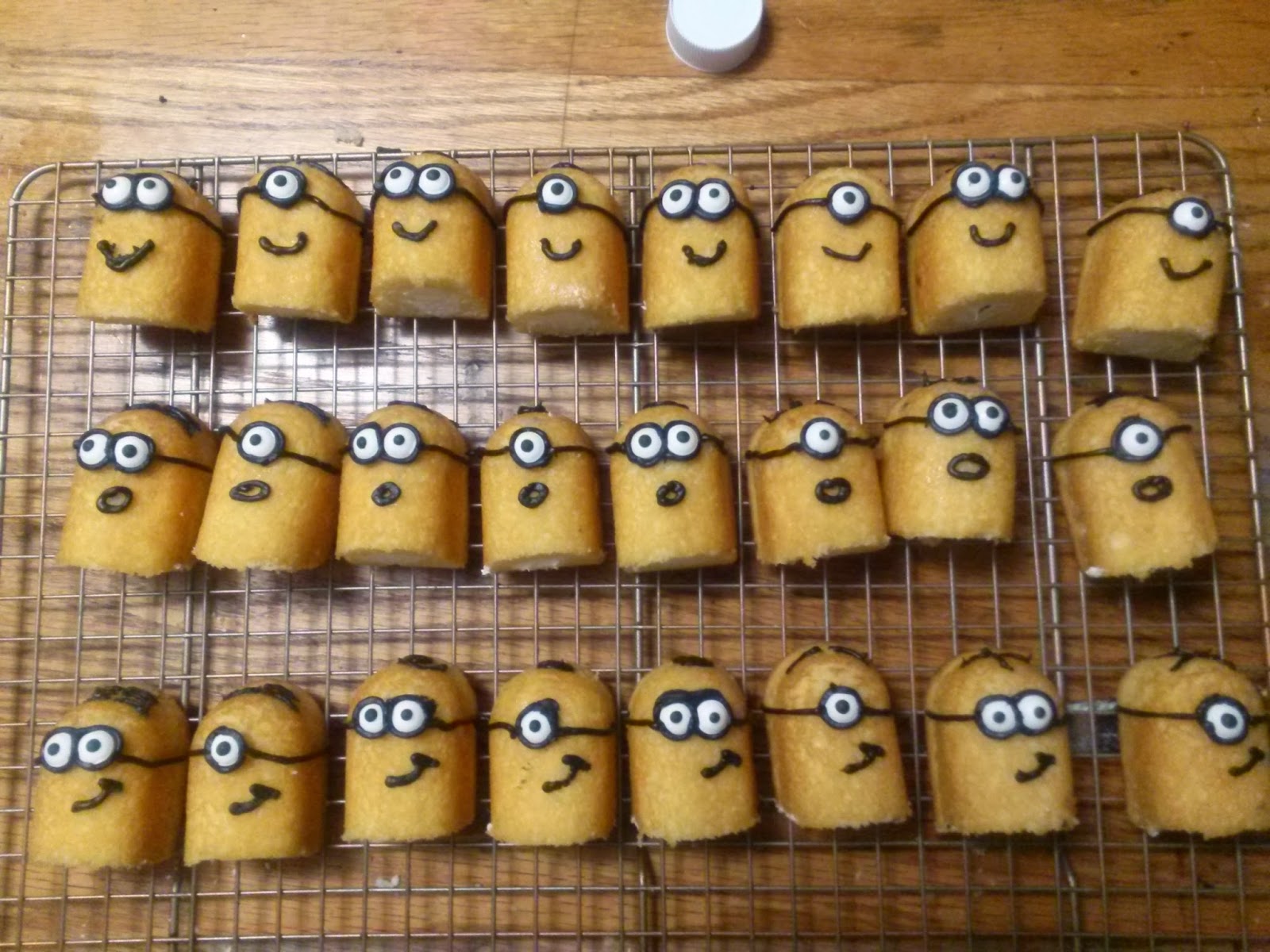 Minion Cake and Cupcakes Step-by-Step (day-by-day)