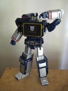 ChCse's blog: Toy Review: Transformers Masterpiece Soundwave w ...