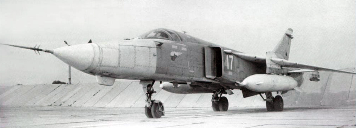 nhungdoicanh: Sukhoi Su-24MP Fencer-F