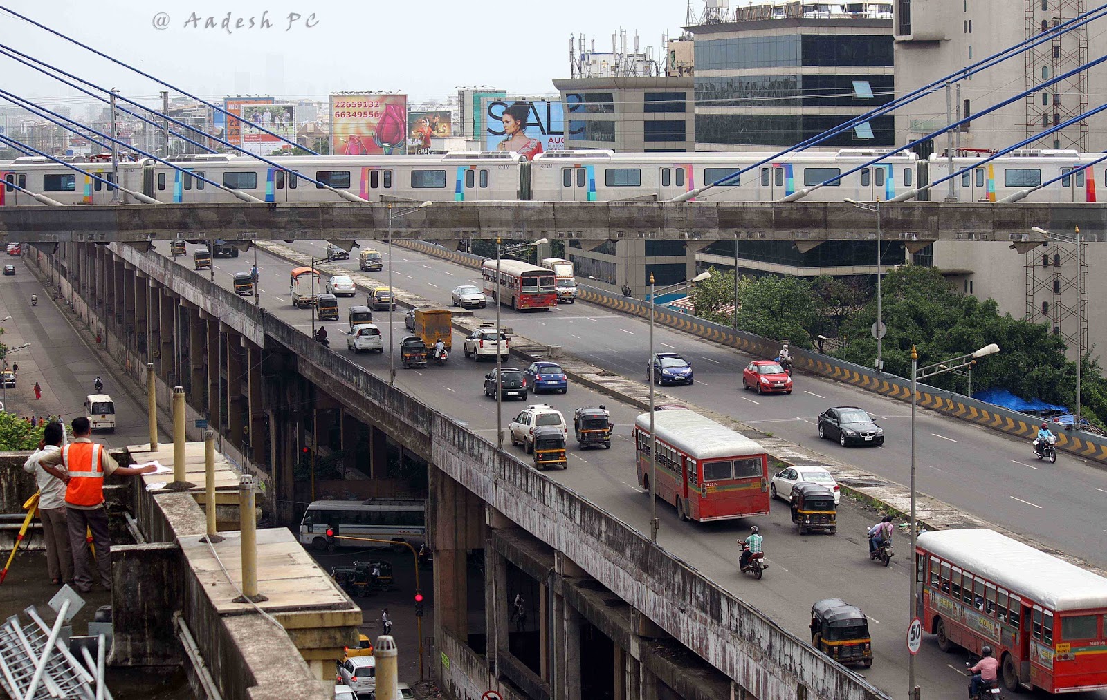 News Pictures: Vibrations of Metro bridge