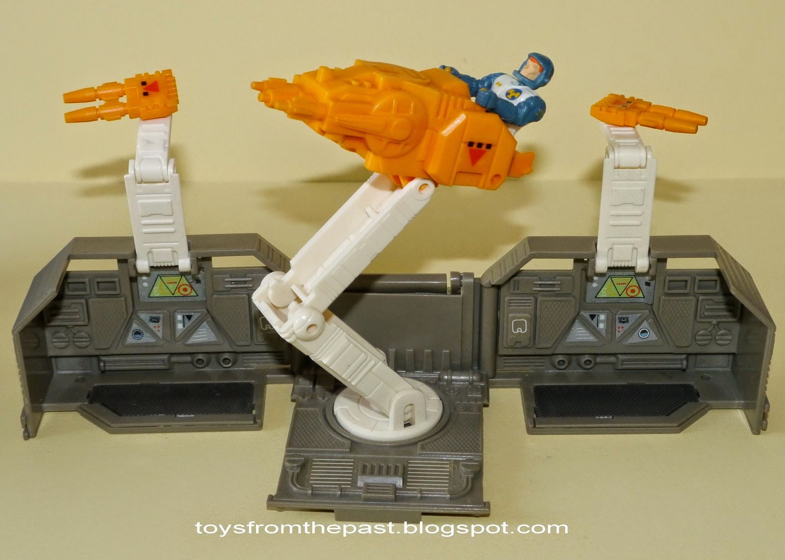 Toys from the Past: #558 STARCOM - SHADOW BANDIT and LASER ARTILLERY (1988)