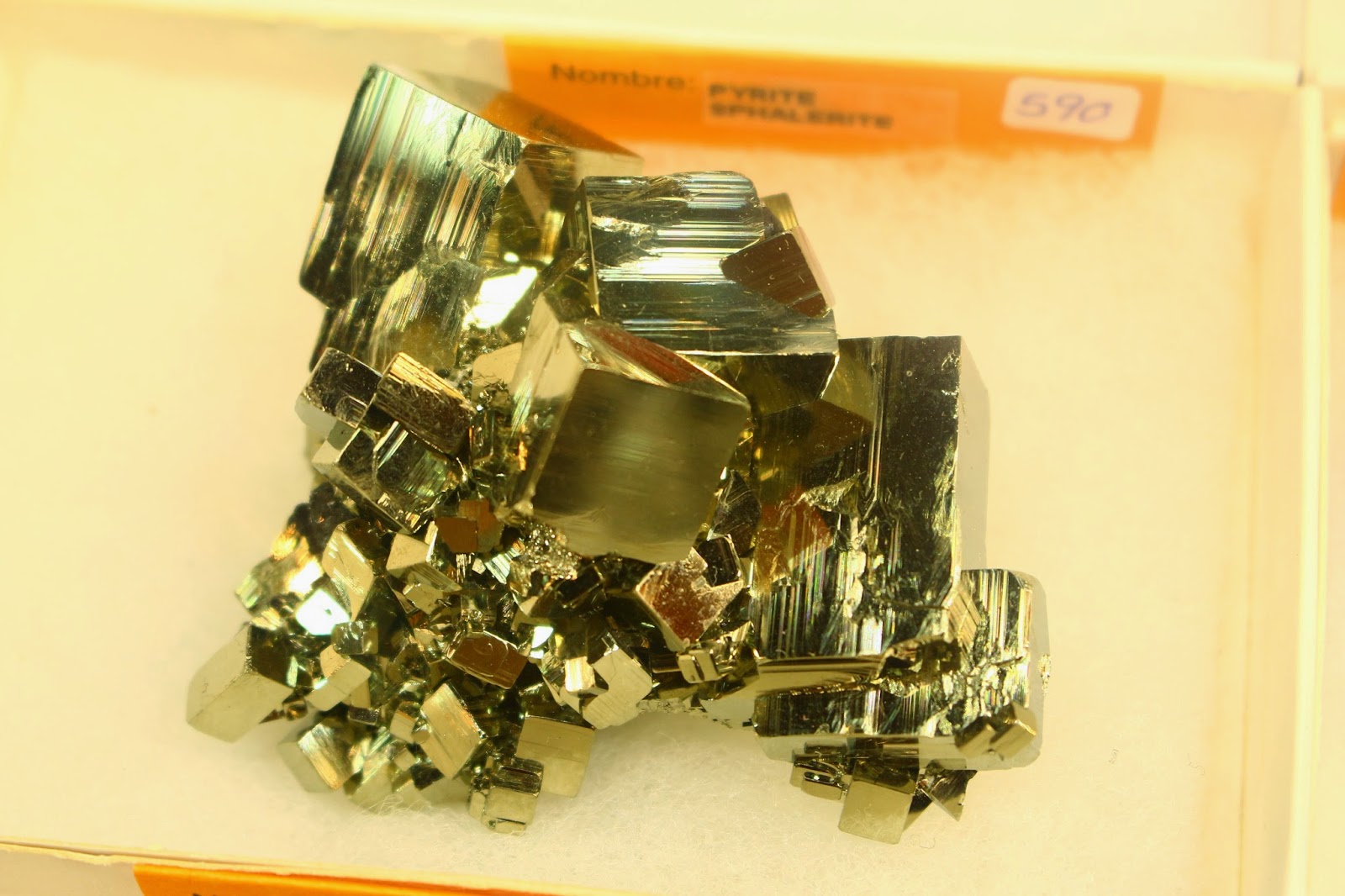 La Pirita, gema protectora del hogar | Decoración