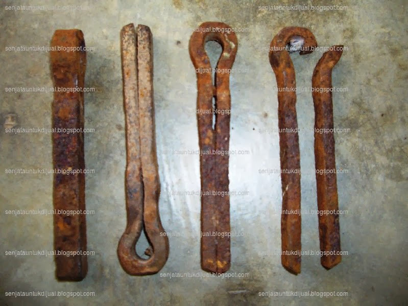 Senjata Untuk Dijual: Besi Buruk