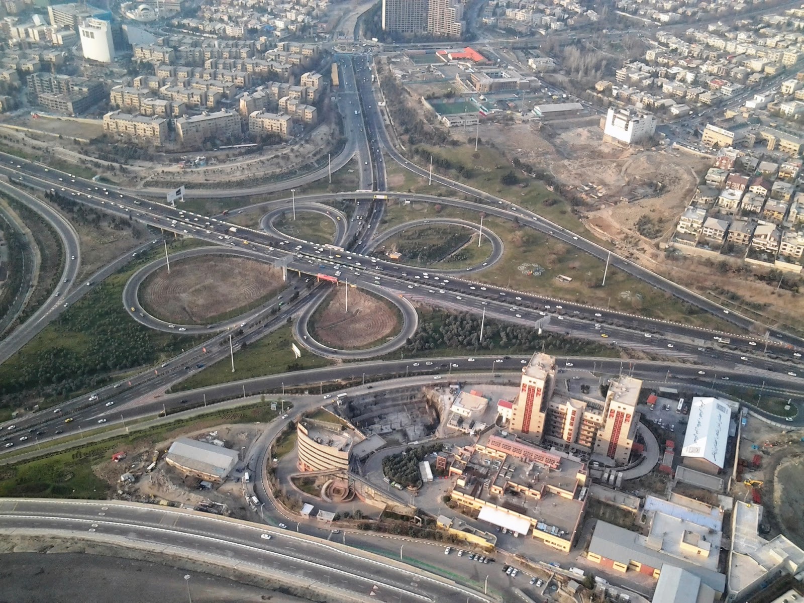 VIAJA O REVIENTA: ¿Por qué IRÁN? TEHERÁN, MILAD TOWER, BORJ E MILAD