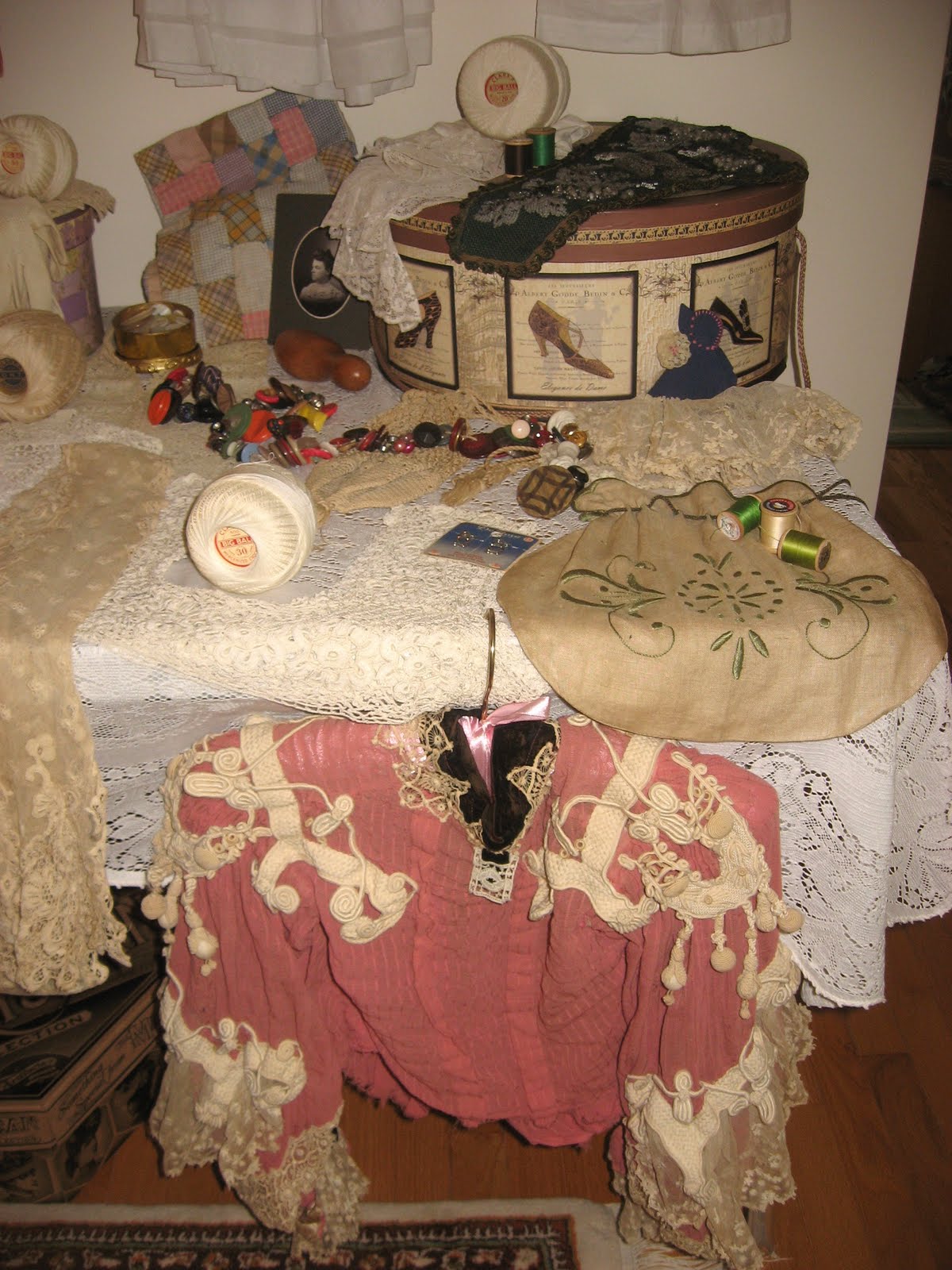 All Things Victorian: An Antique & Vintage Sewing Program