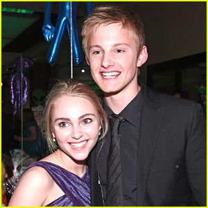 Annasophia Robb Boyfriend Photos 2012 | Hollywood Stars