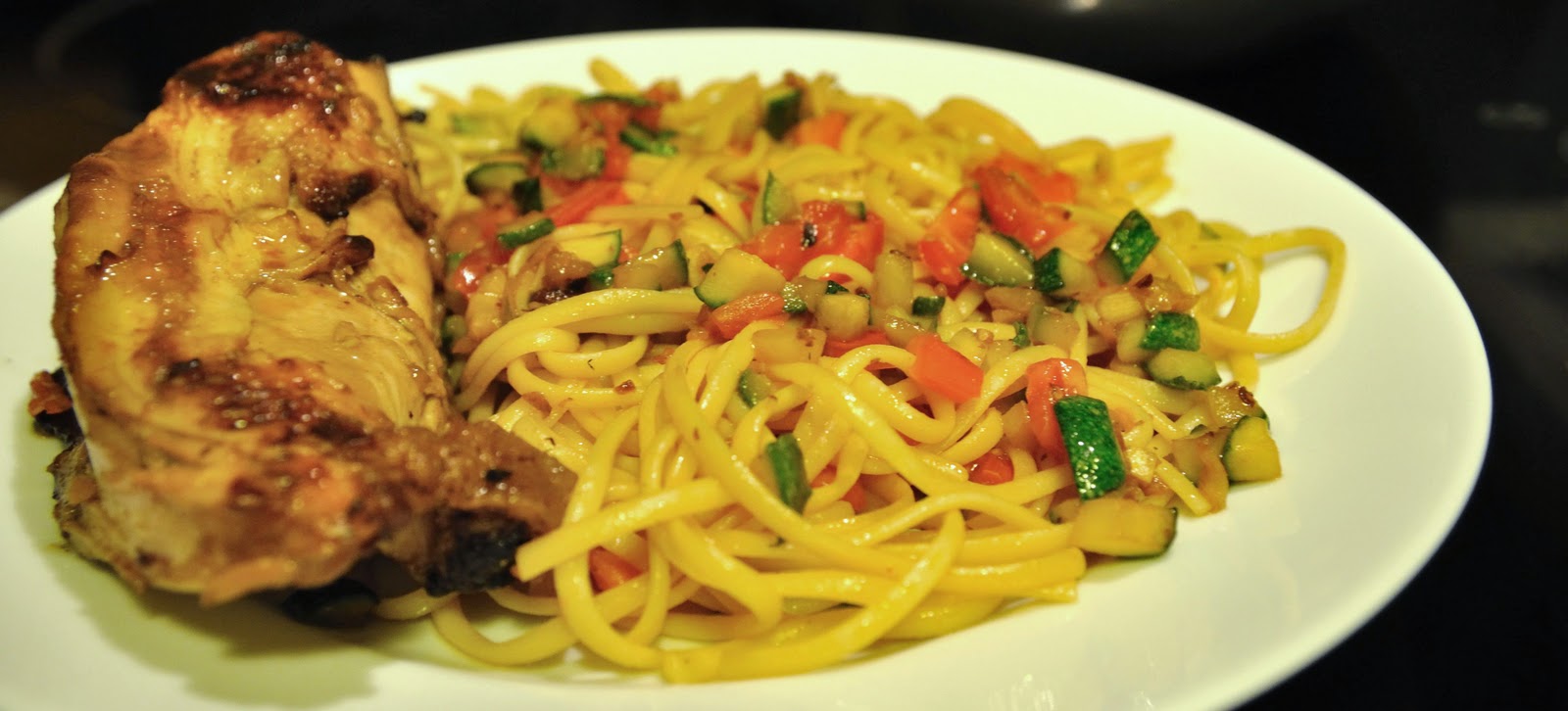 Au Comptoir de M: un repas simple mais bon .... linguine ail et ...