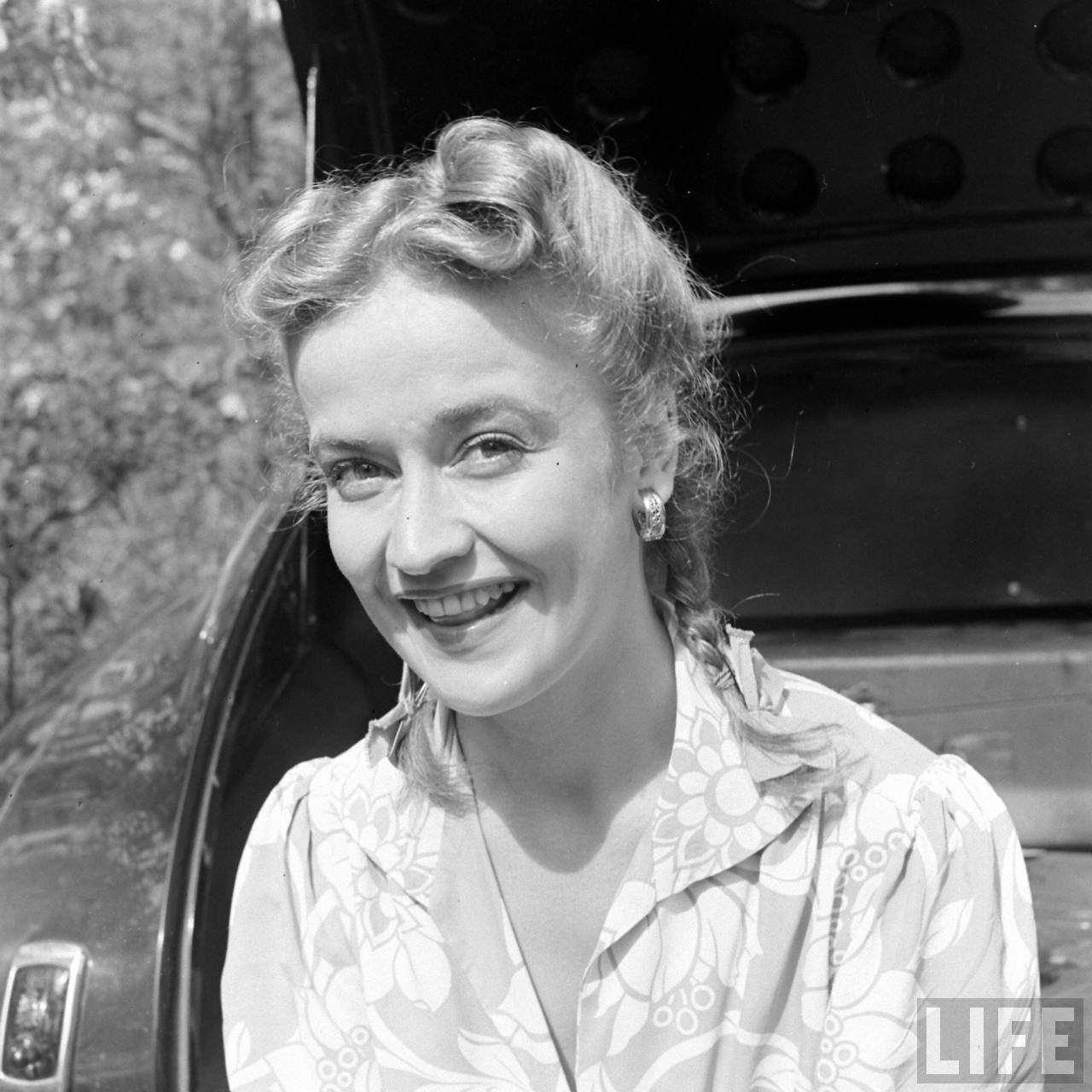 On Vacation With Joan Smith in 1941 ~ Vintage Everyday