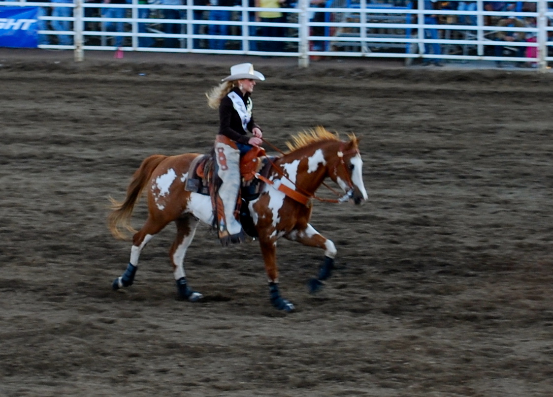 Pearls and Pears: Girls Rodeo Weekend!