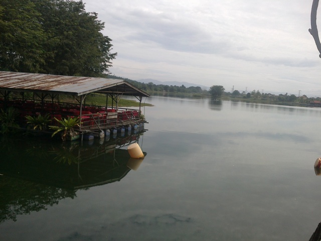 joranbiru.blogsport.com: Kompleks Memancing Tasik Idaman, Dengkil