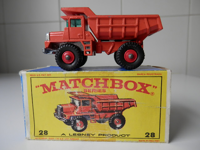 EDUARDO ASCANIO MIS MATCHBOX: Nº. 28 REGULAR, MACK DUMP TRUCK.