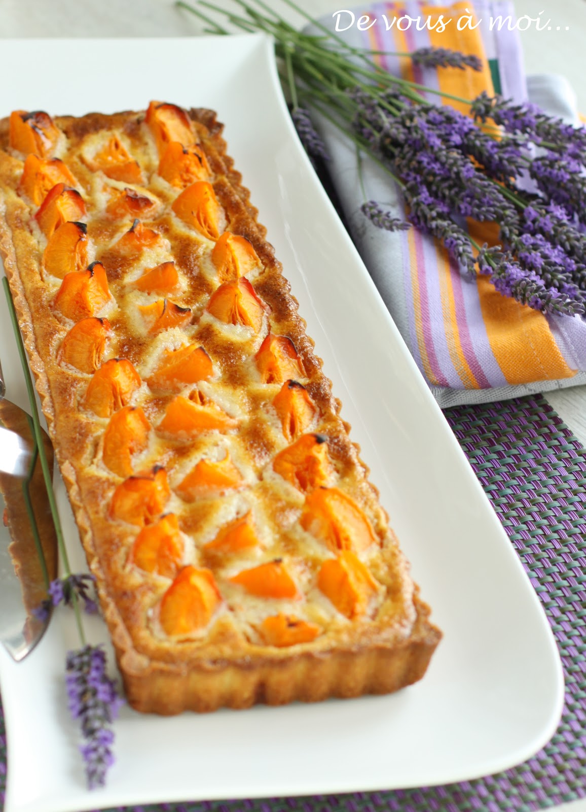 De vous à moi...: Tarte aux Abricots, Crème d'Amandes au Miel de Lavande