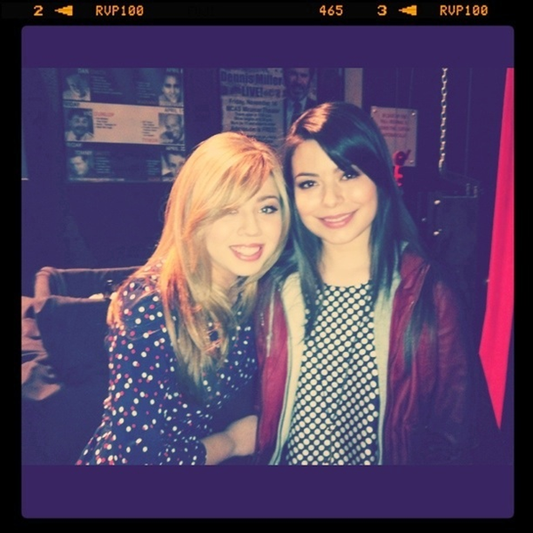 Johnny: Miranda Cosgrove and Jennette McCurdy Friends ! Forever