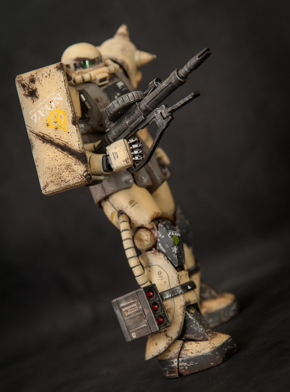 SLCat Gunpla Blog: MG Zaku II Desert type