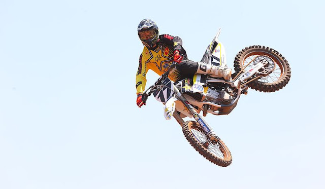 Teknik Belajar Balap Motor Lompatan Motocross Freestyle - Balap Asik