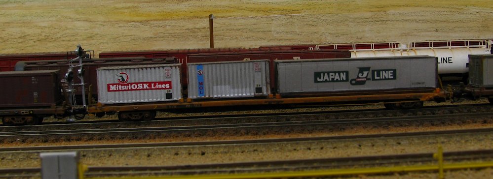 Needles Division Santa Fe RR N Scale: 1981 TOFC/COFC led by GP50 3825