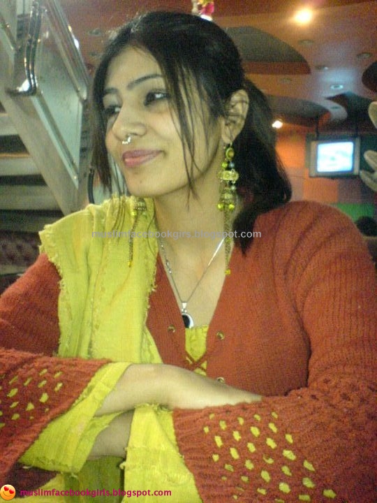 KinZa Shah ~ Beautiful Facebook Muslim Desi Girls Photos