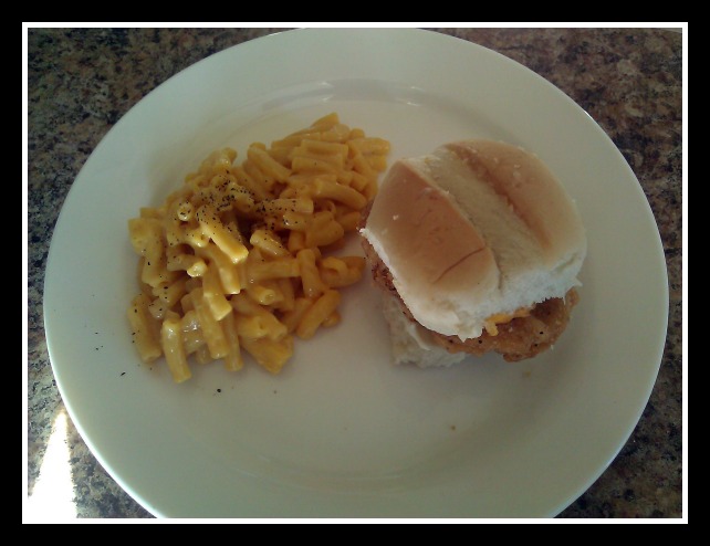 Quick Lunch Idea with Tyson Mini Chicken Sandwiches - Outnumbered 3 to 1