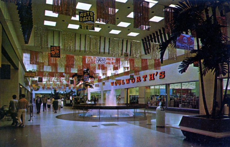 48 Amazing Pics Show American Shopping Malls in the 1950s and 1960s ...