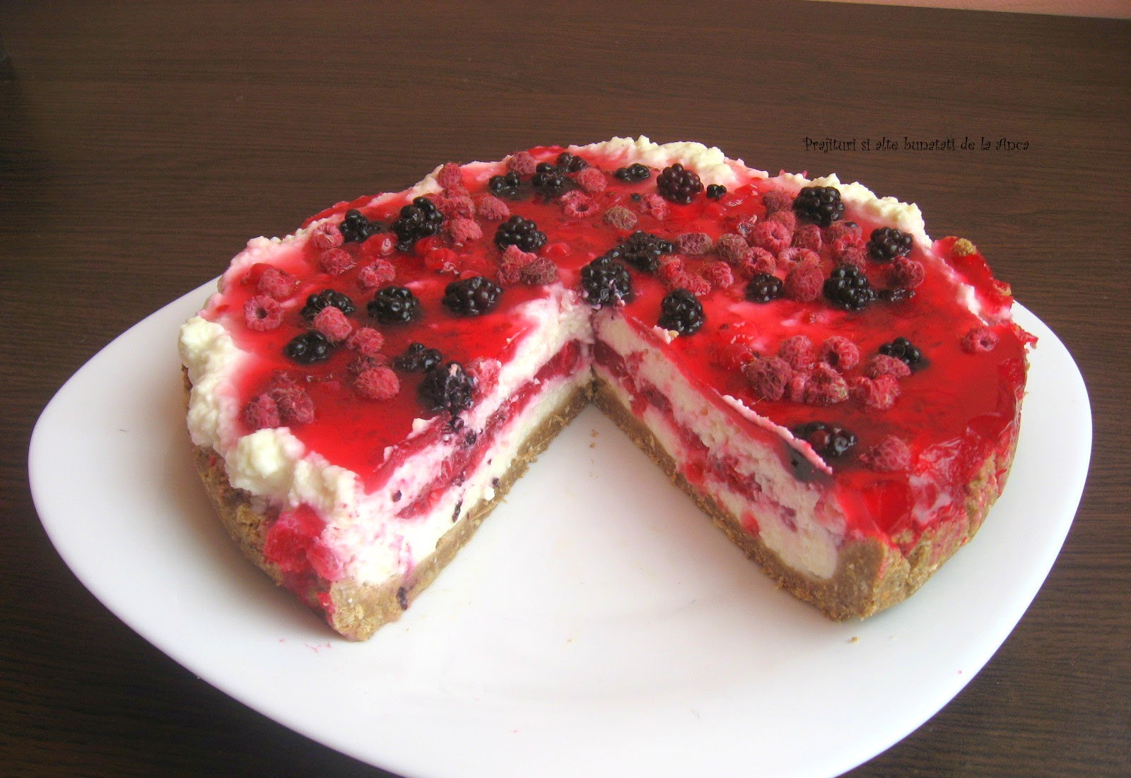 Cheesecake cu jeleu de fructe