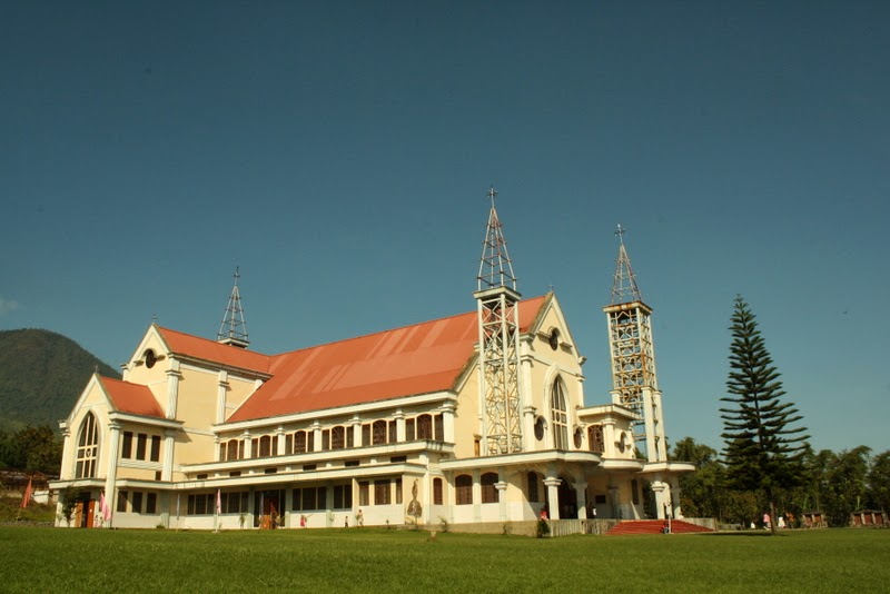 MANGGARAI - FLORES - NTT: Gereja Katedral Ruteng dalam Foto