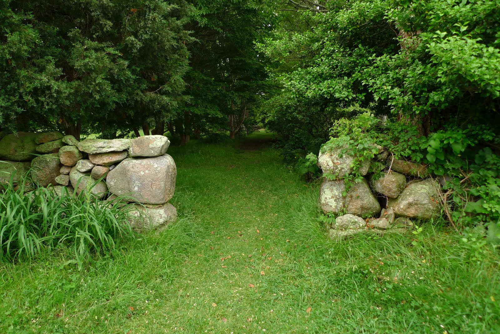 Jeffrey Bale's World of Gardens: The Chilmark Walls, Martha's Vineyard ...