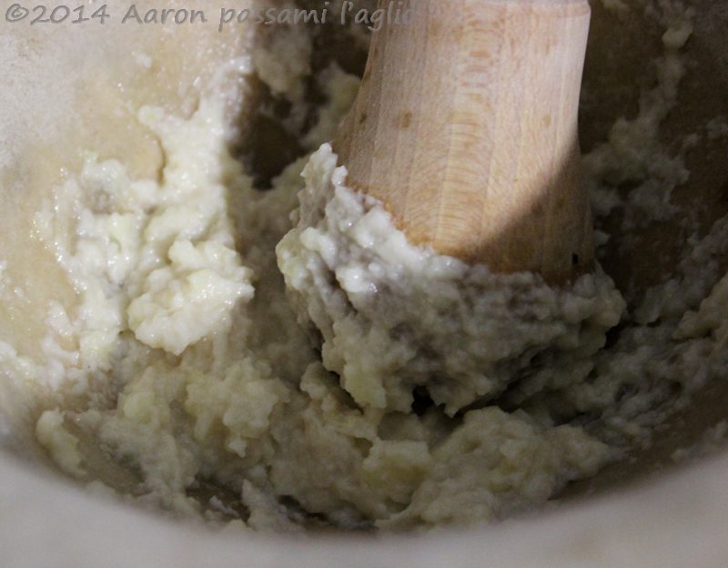 "Aaron passami l'aglio": SALSA AGLIATA (AGIADDA)