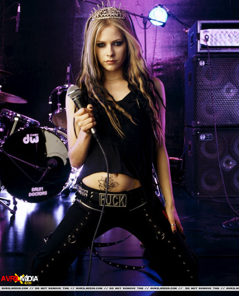 All About Avril: MAXIM 2004