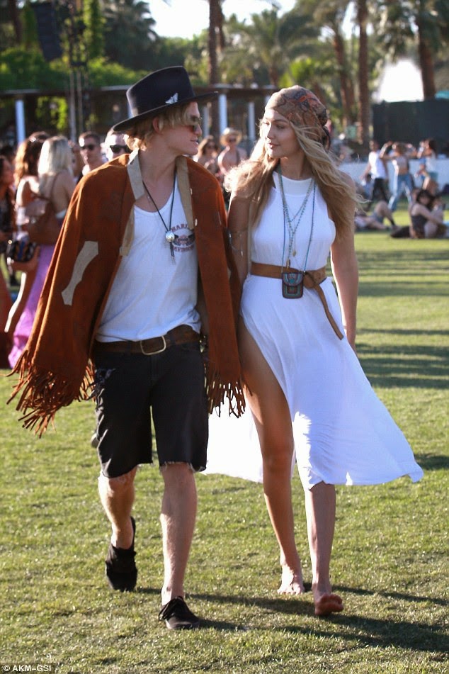 { The Seventh Cloud }: Coachella Fashion 2015 : Crazy outfits