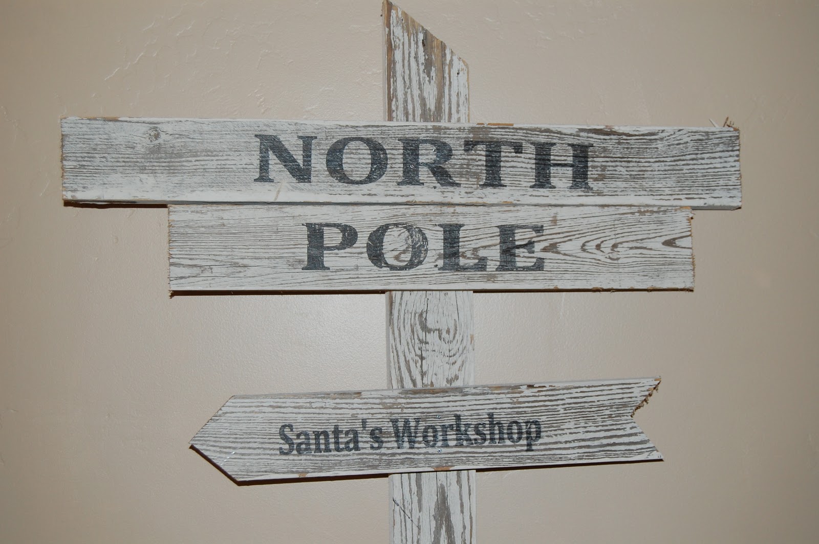 Furniture Fix: North Pole Sign