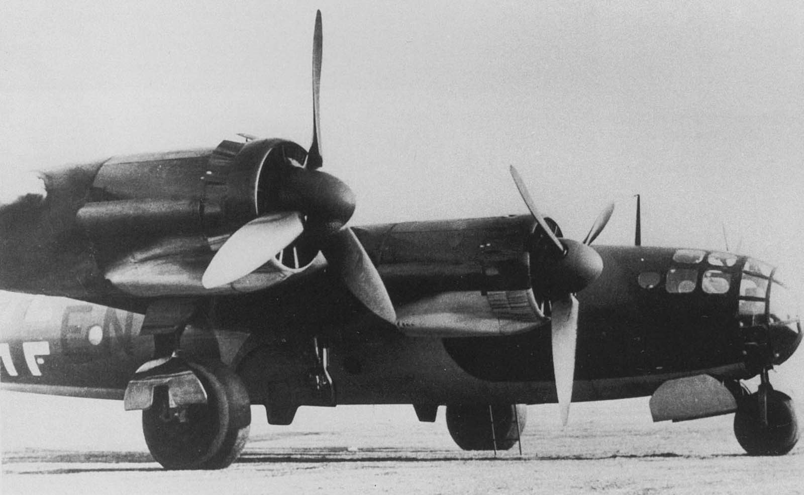 Airplanes in the skies + FAF history: Messerschmitt Me 264