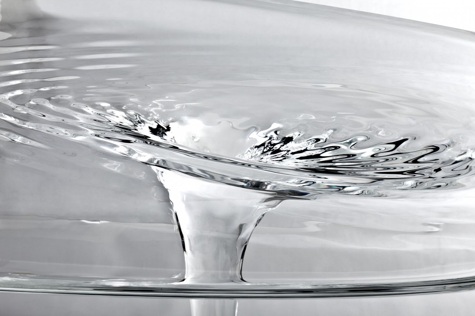 Liquid Glass Table by Zaha Hadid Architects | not-for-them