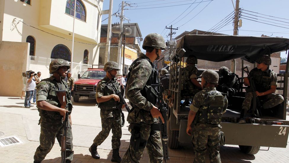 Jorge Schweitzer: Fotos do Complexo do Alemão depois do tumulto de ...