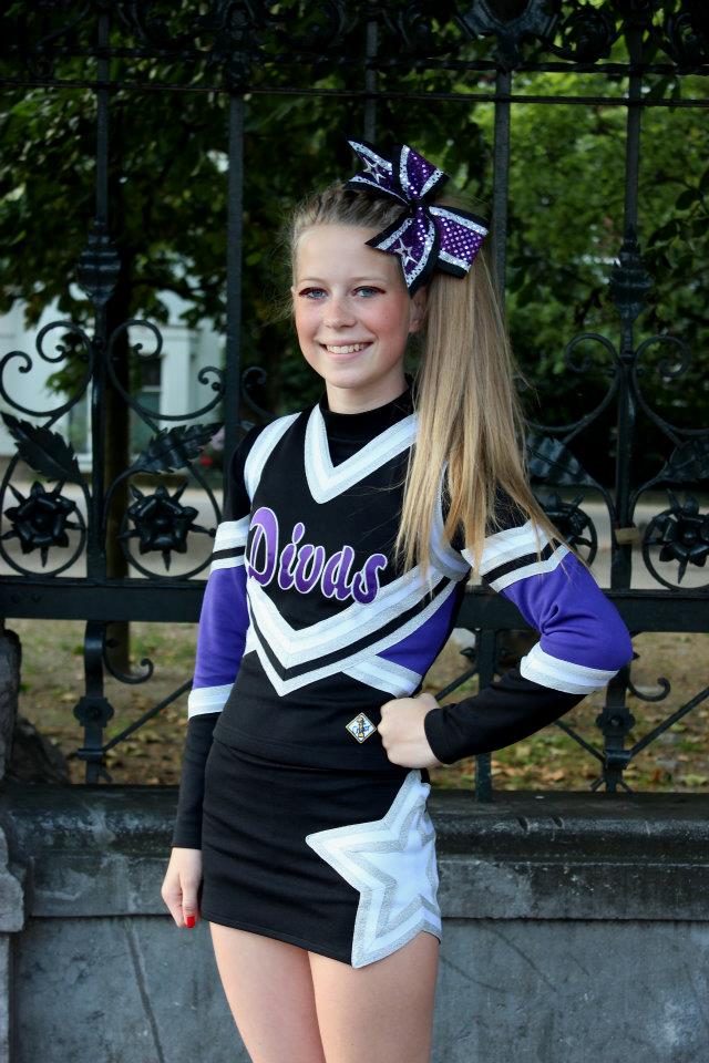 DIVAS CHEER DK: My Team - Divas Diamonds