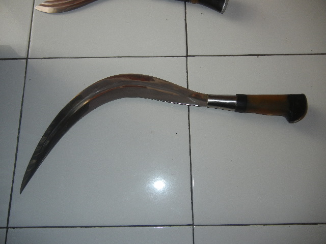 Macam macam pisau: Clurit