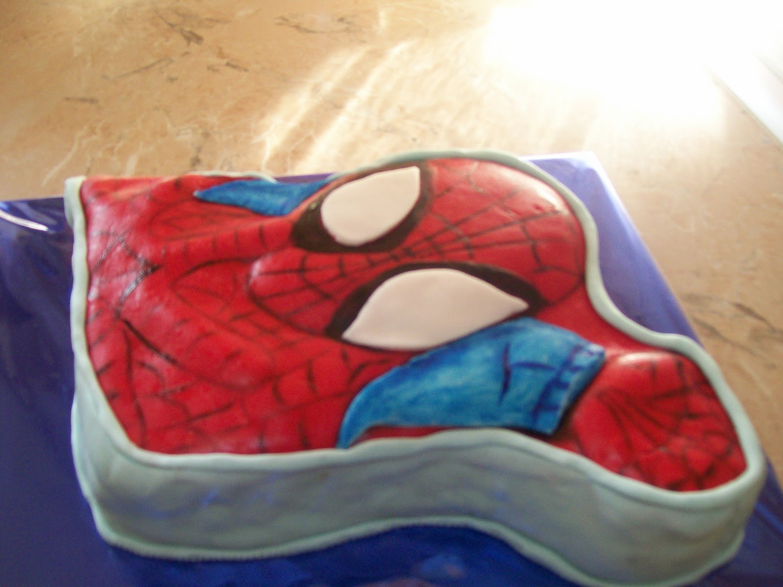 TORTURI SI PRAJITURI IN GALATI: TORT SPIDERMAN