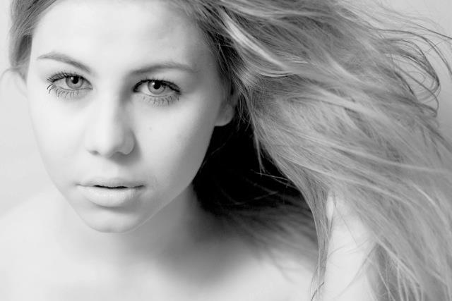 Cheyenne-Alice Hadschieff - ''Titanium'' - :: Sobre Covers