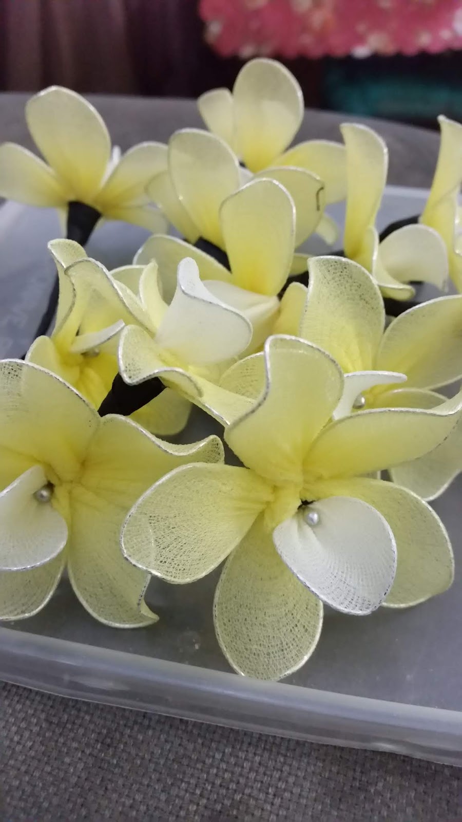 Kraftangan Bunga Stokin