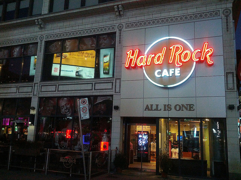 Toronto Skyscraper and Condo Blog: Hard Rock Cafe at Yonge and Dundas