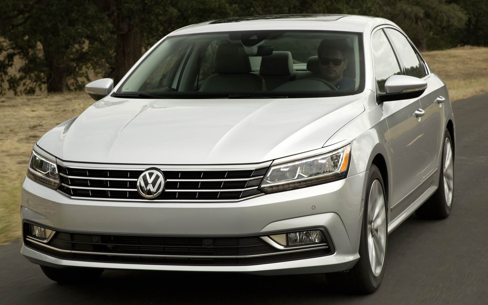 VW Passat 2016 chega aos EUA mais americano que nunca