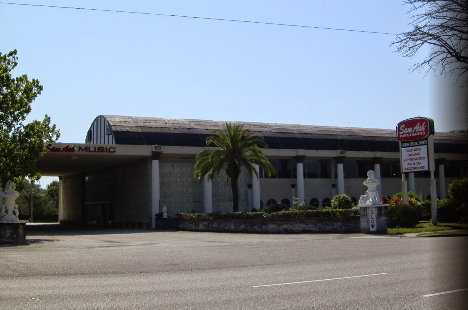 Places To Go, Buildings To See: Revisiting the Kapok Tree Inn ...