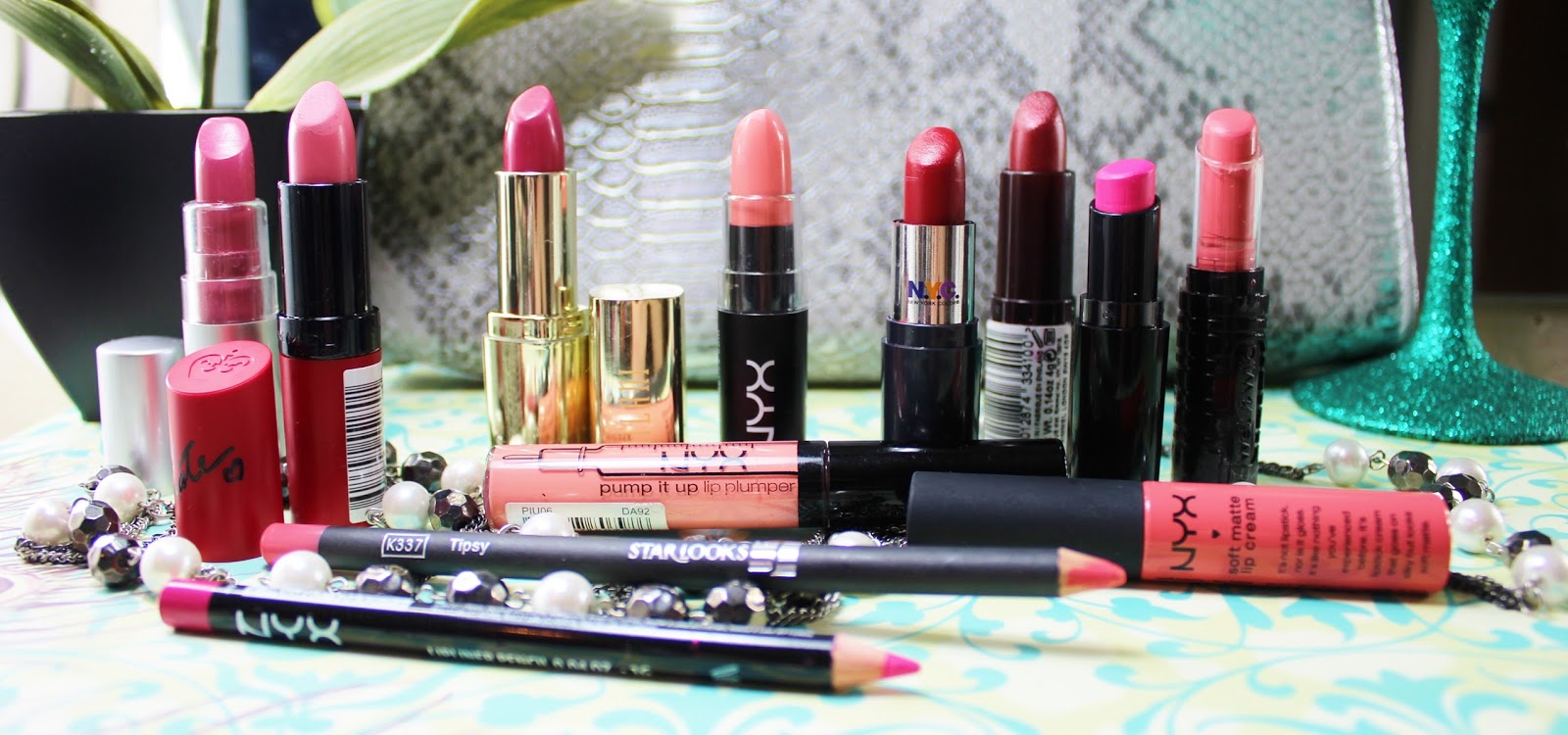 DancingWithDragQueens: Lipstick Dressing Room