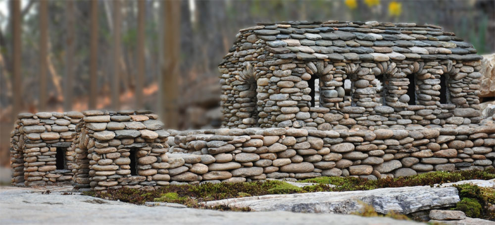 Stone Art Blog: Miniature stoneworks. Giants amongst pebbles.