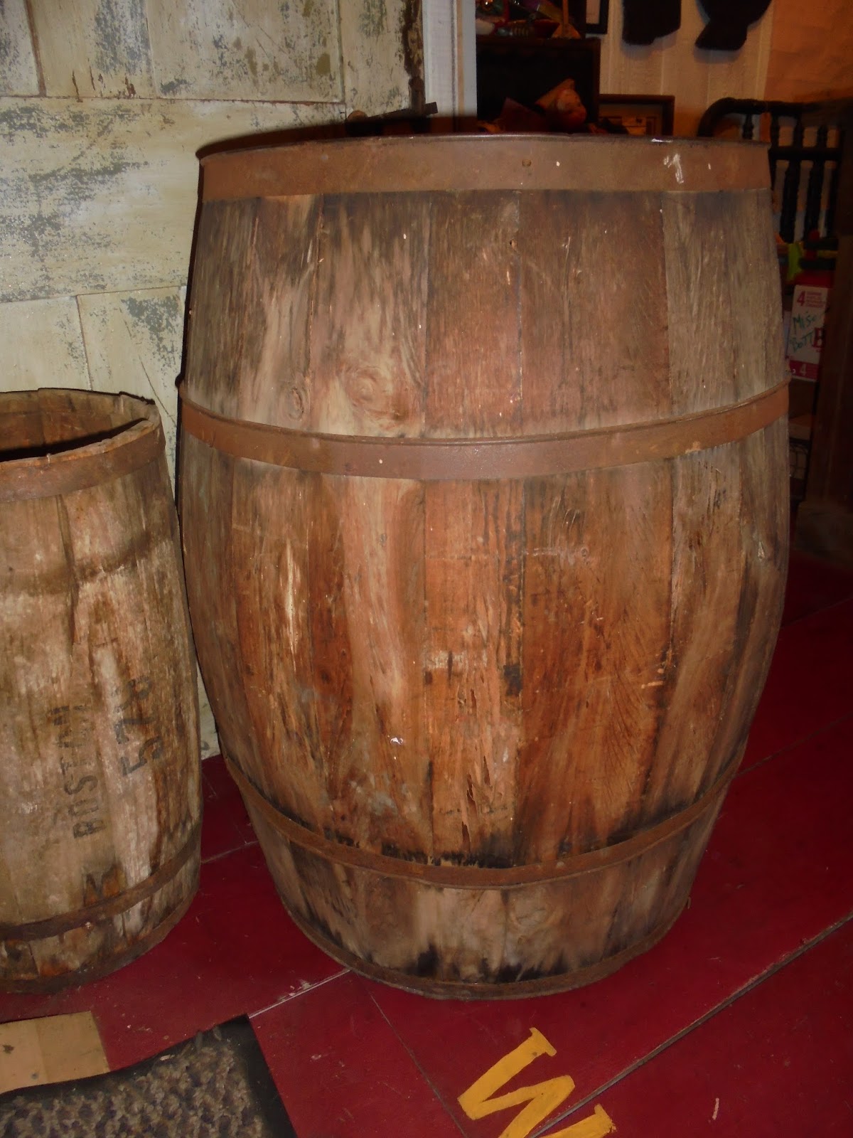 Log Cabin Antiques & Gifts: Very large and sturdy wooden barrel