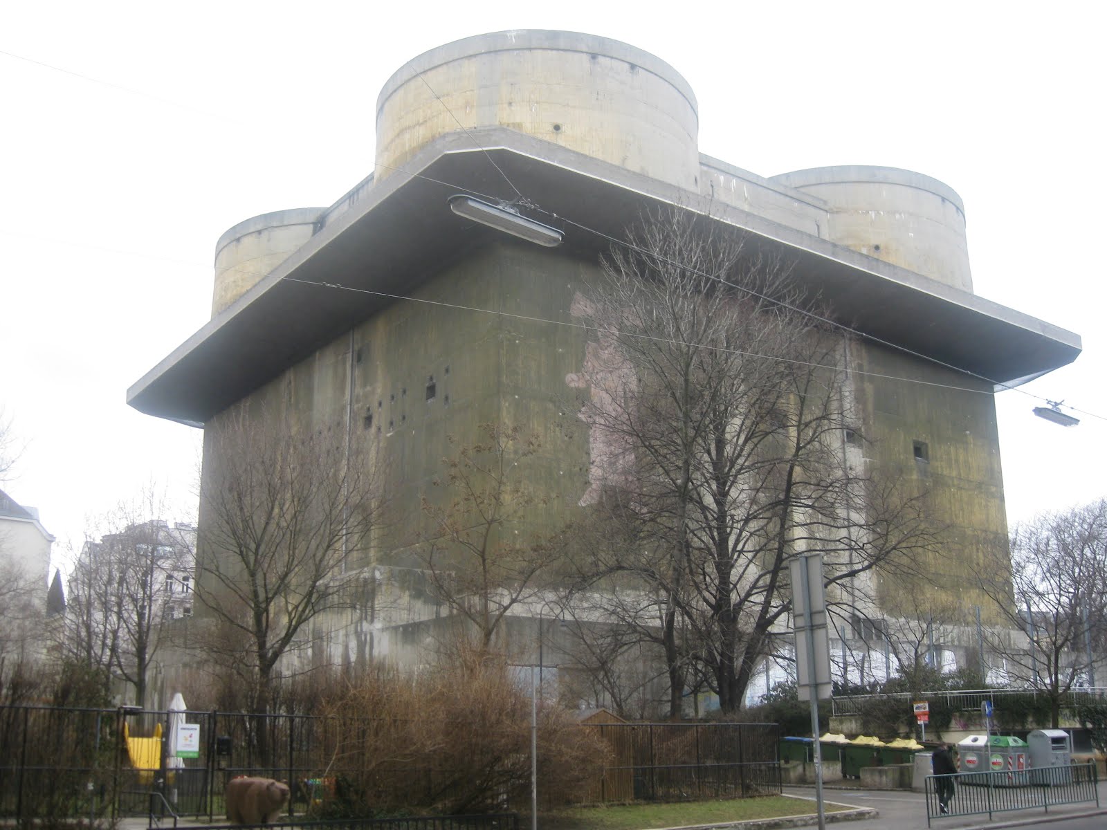 Radix: Torres antiaereas "Flak türme" en Viena