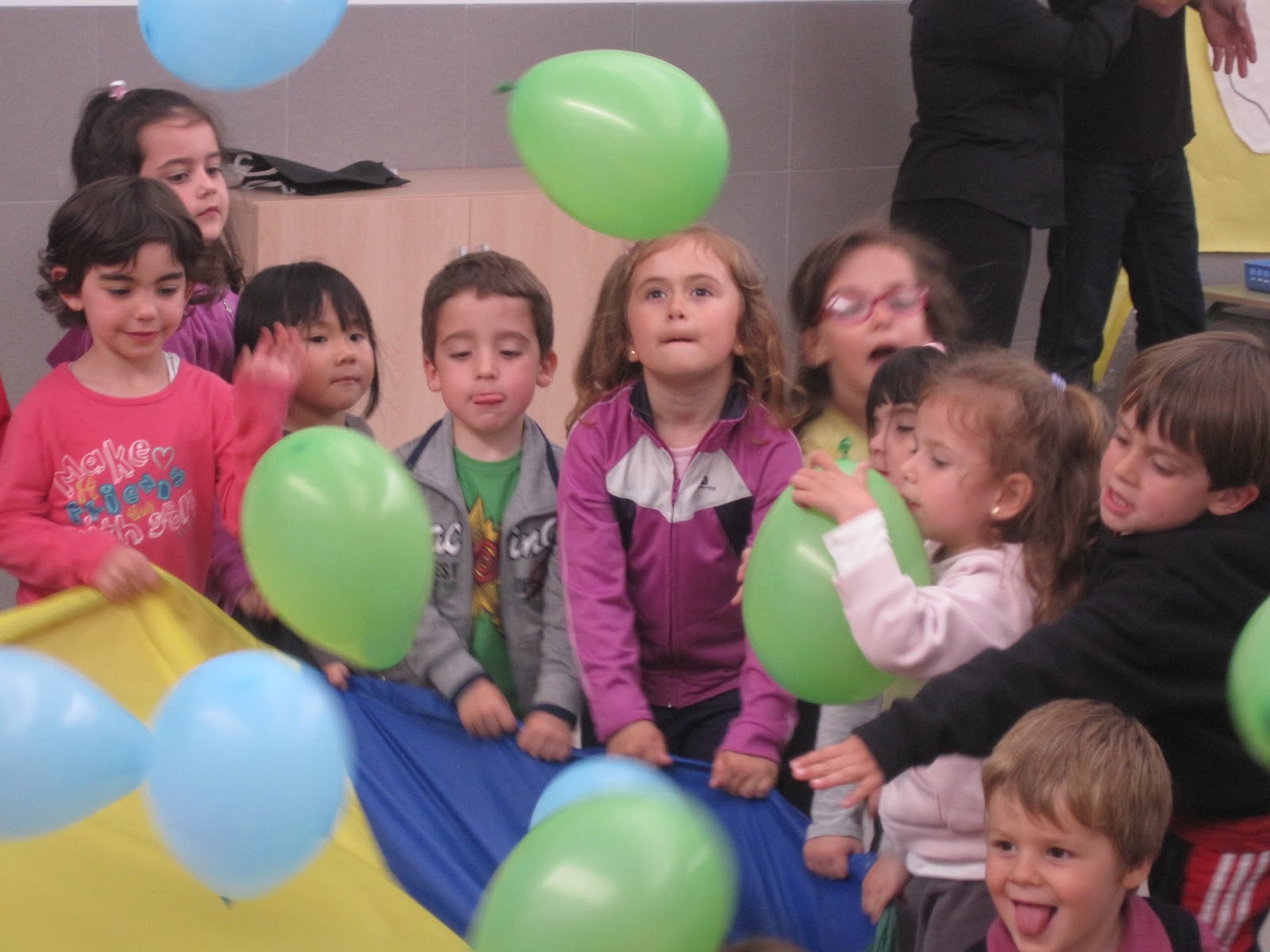 LA VENTANA DEL COLE - PORTAIL DE L´ÉCOLE: mayo 2013