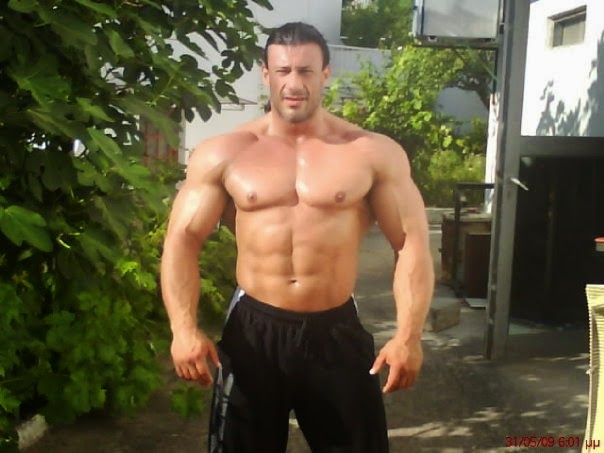 Muscle Lover: Greek bodybuilder Antonis Kondylis