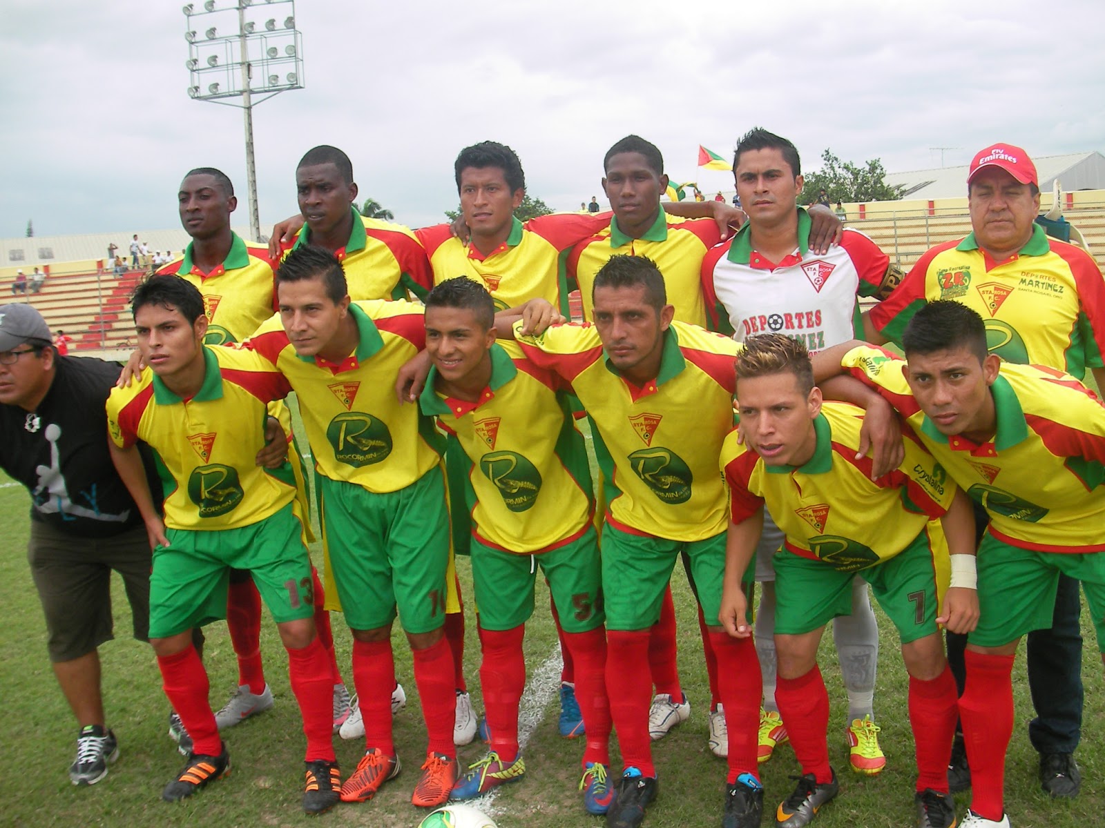 Futbol Orense: Orense SC no pudo ante el puntero