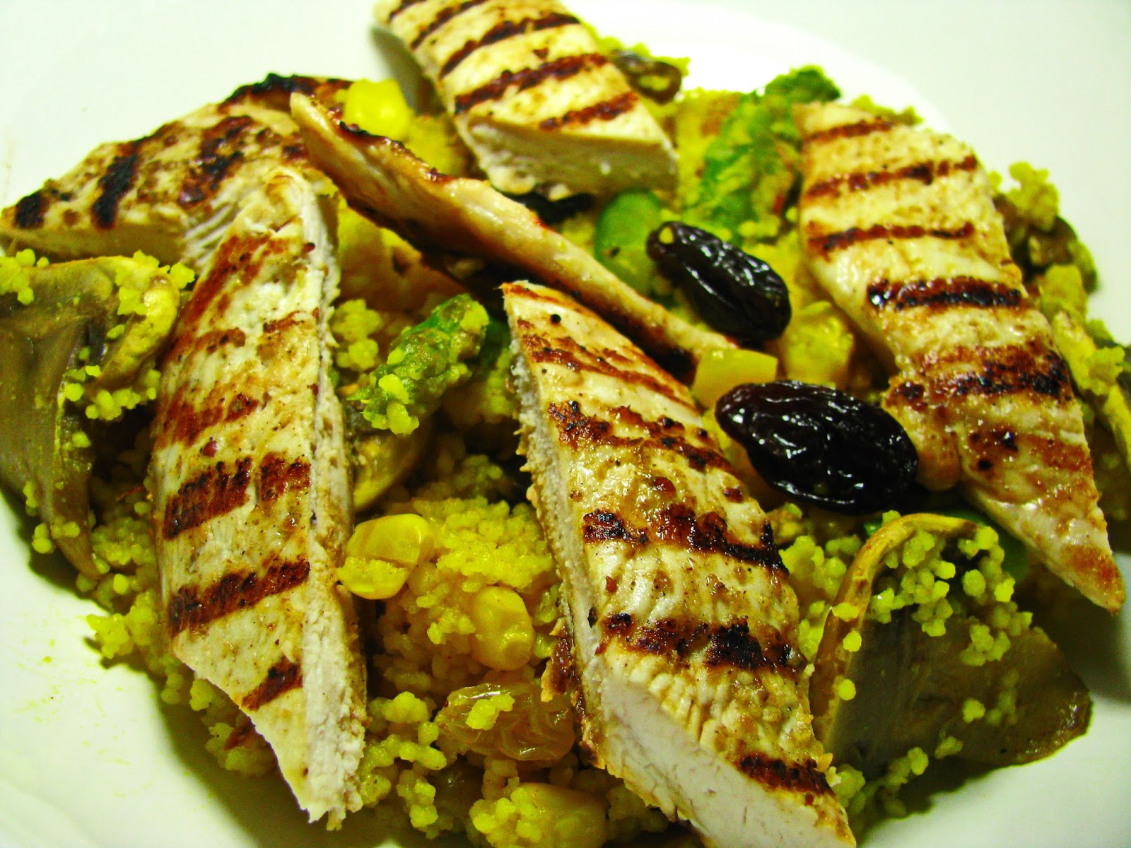 Pitadas de coisas boas: Couscous com peru, cogumelos, espargos e passas